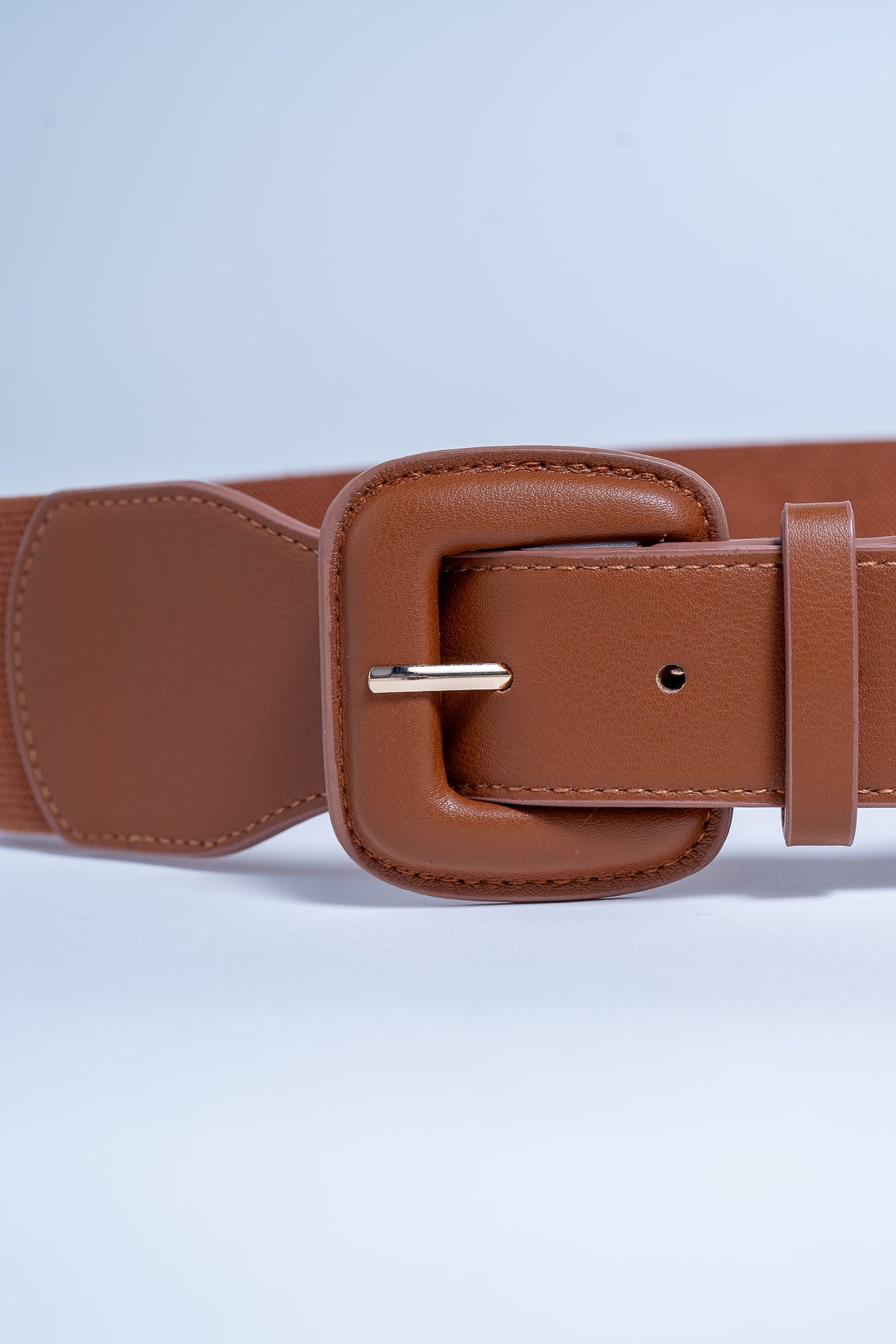 Cinturón Elástico en Tono Camel con Hebilla Clásica – COLETTE CURVE